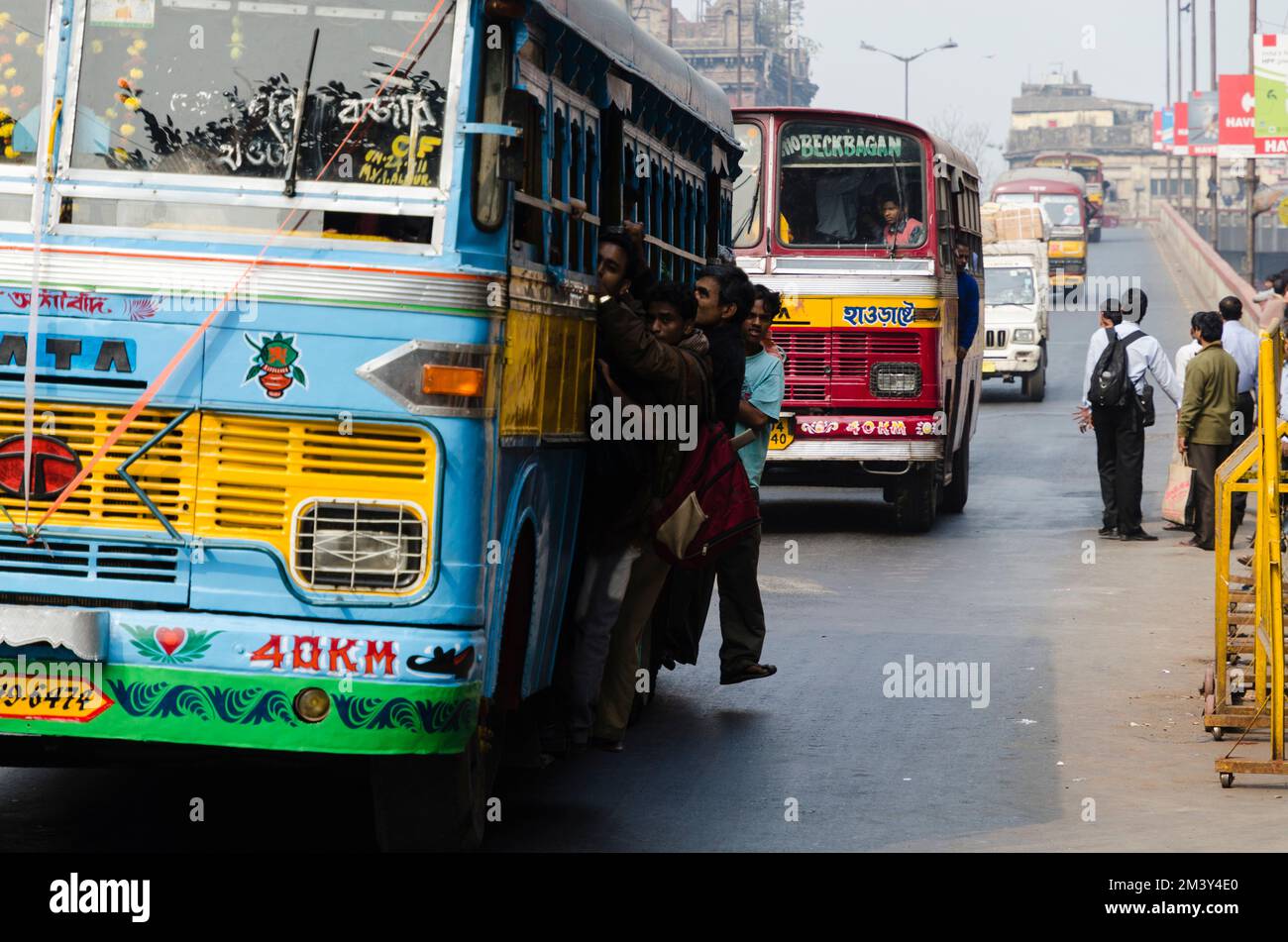 Public busses in Kolkata are heavily frequented Stock Photo - Alamy