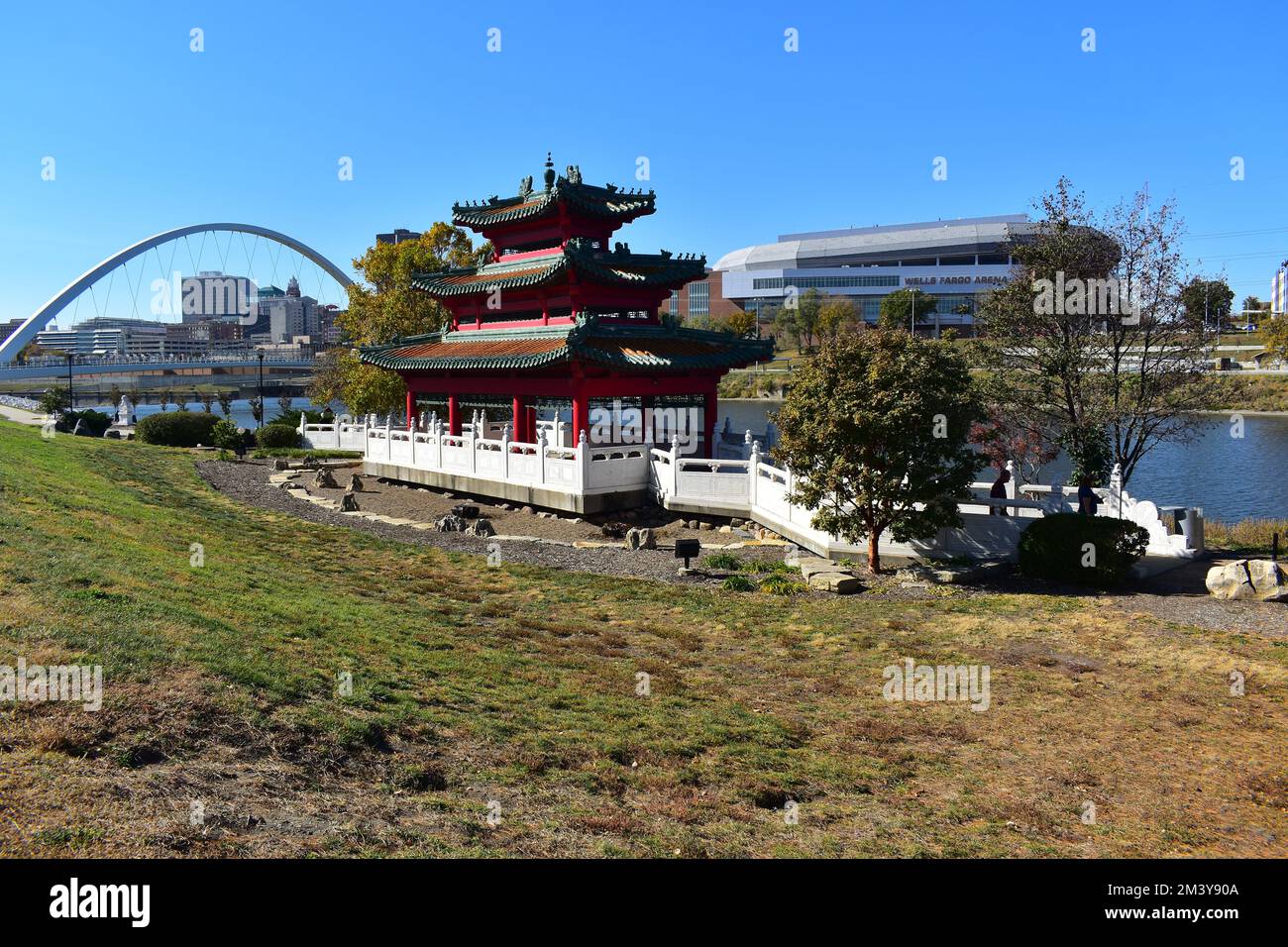 Robert d ray asian garden hi-res stock photography and images - Alamy