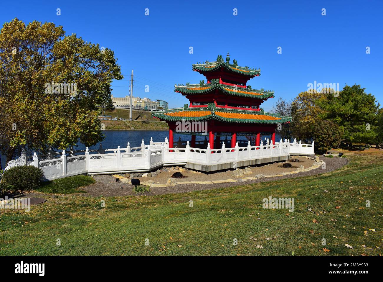 Robert d ray asian garden hi-res stock photography and images - Alamy
