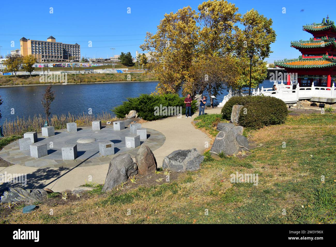 Robert d ray asian garden hi-res stock photography and images - Alamy