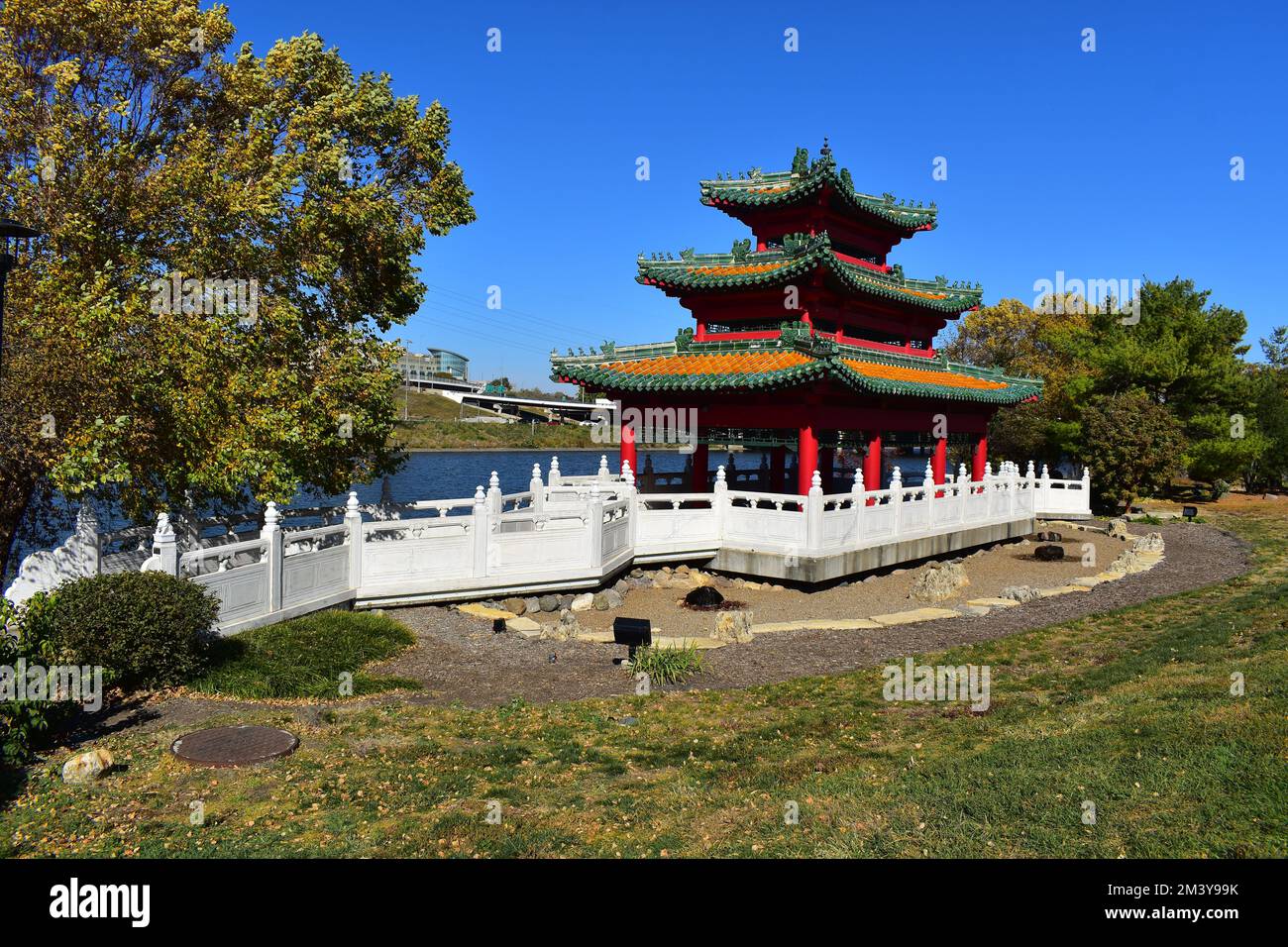 Robert d ray asian garden hi-res stock photography and images - Alamy