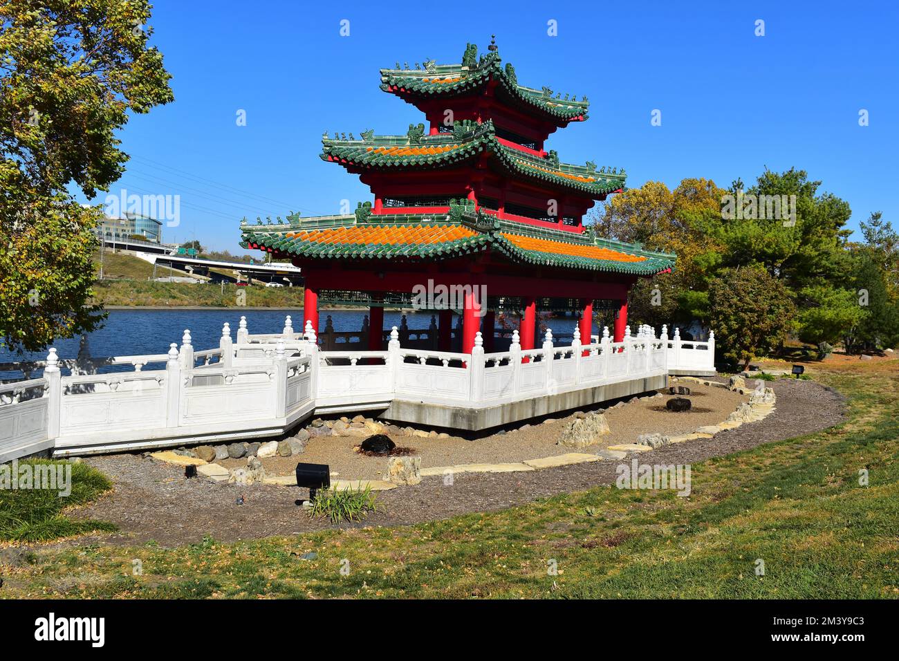 Robert d ray asian garden hi-res stock photography and images - Alamy