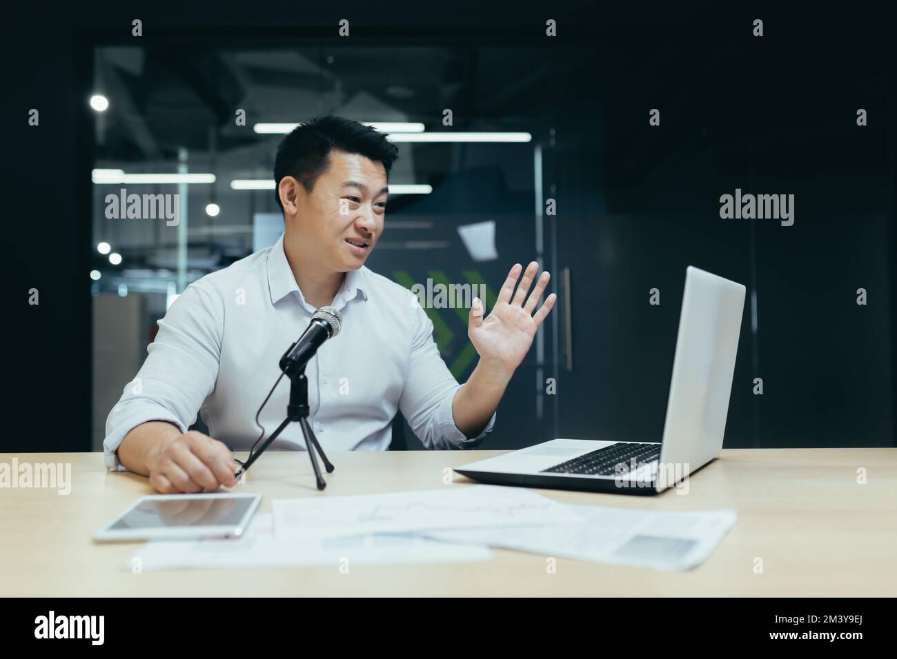 Webinar host hi-res stock photography and images - Alamy