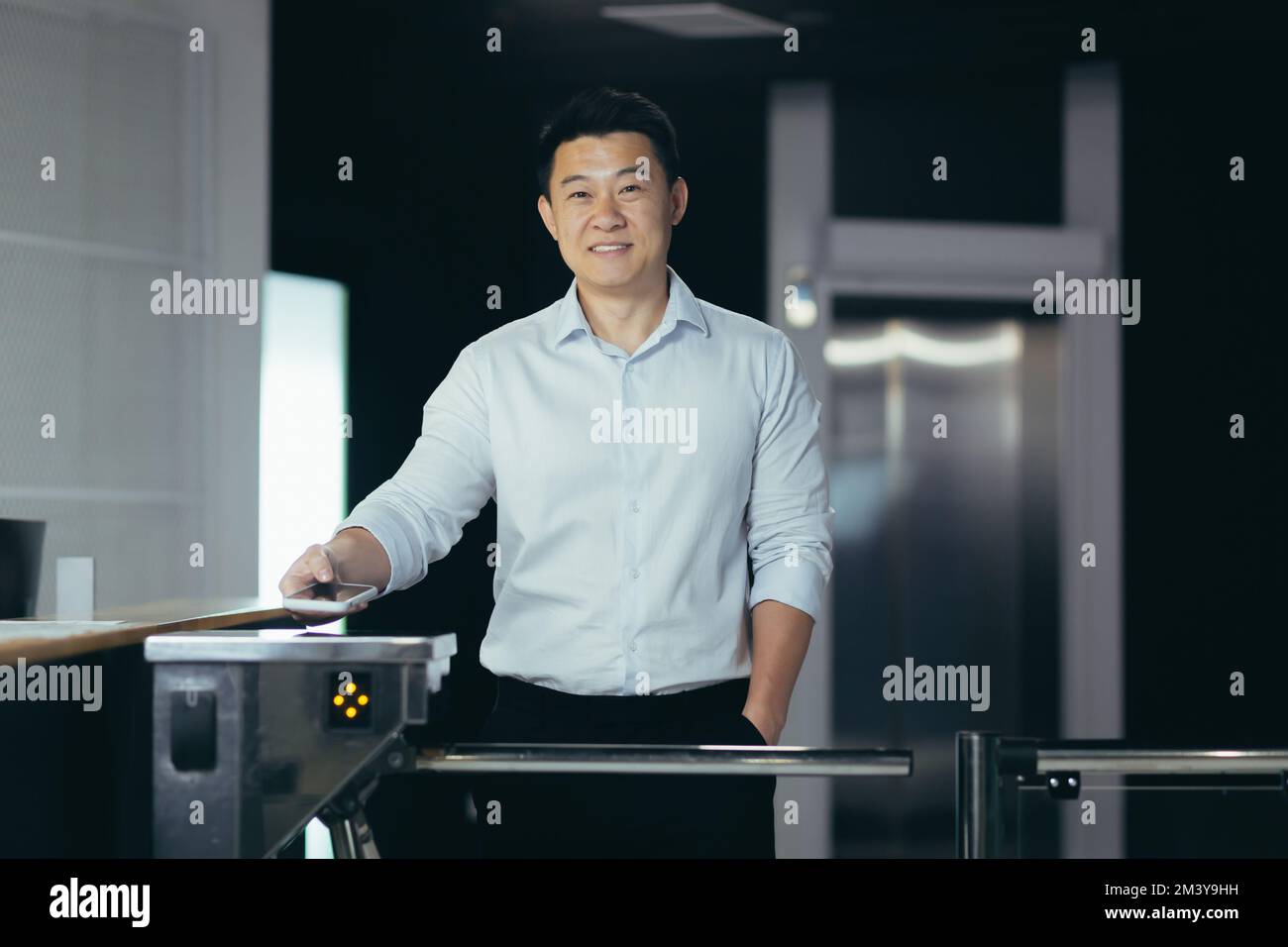 Automated gate system hi-res stock photography and images - Alamy