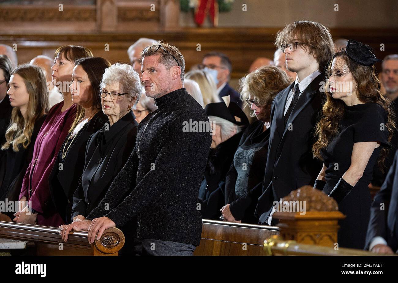 Family members of Jean Lapointe attend his funeral in Montreal ...