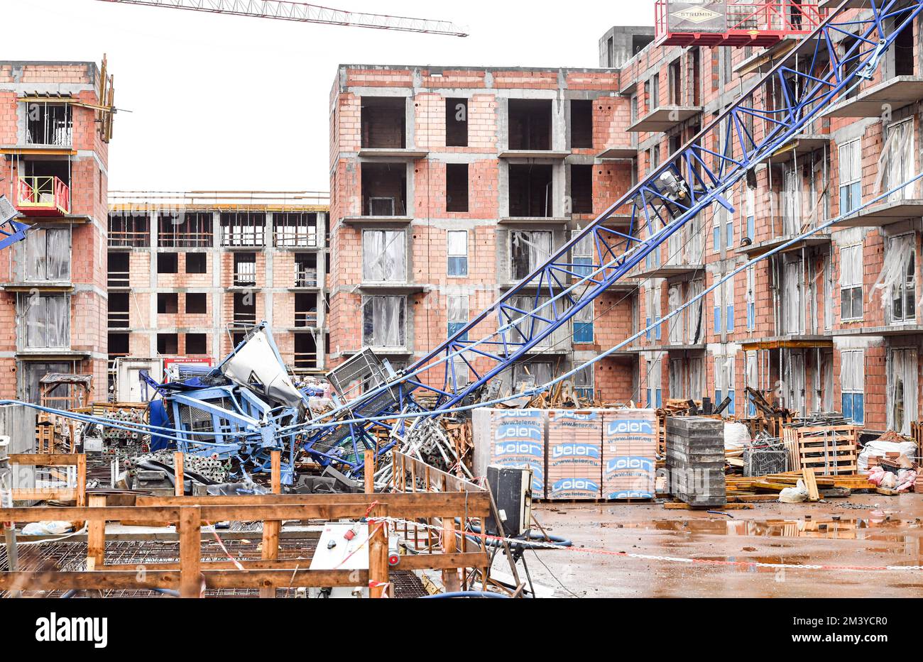 Broken crane hi-res stock photography and images - Alamy