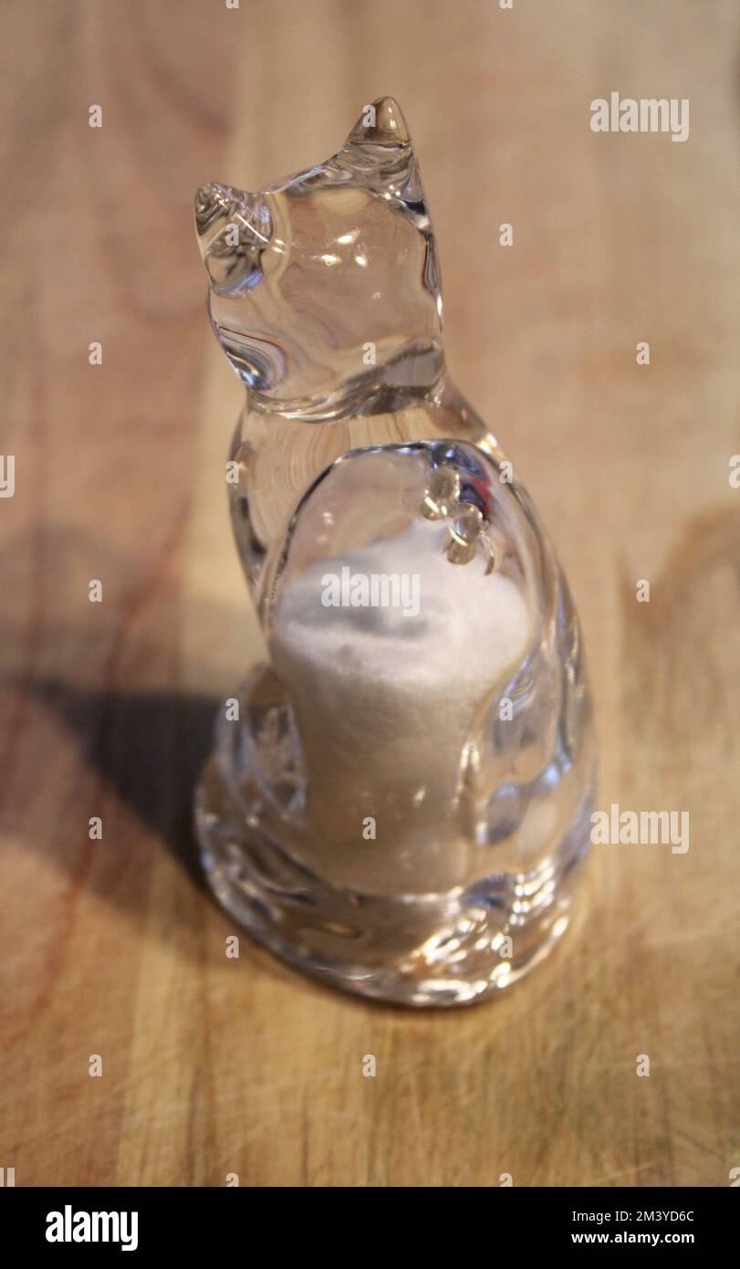 A Crystal Salk Salt Shaker in the Shape of a Cat Stock Photo - Alamy