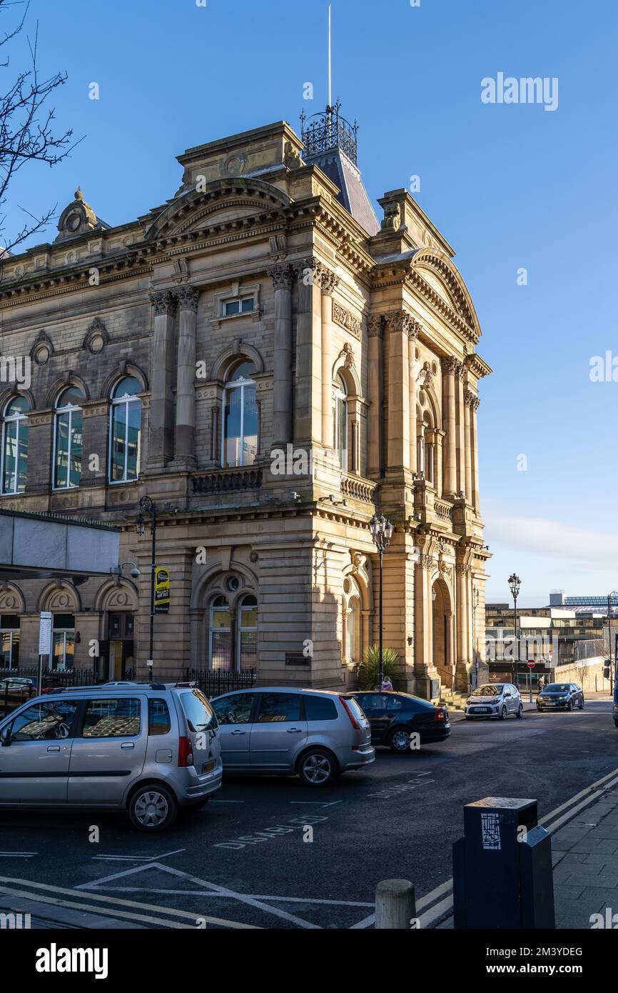 huddersfield town hall Stock Photo - Alamy