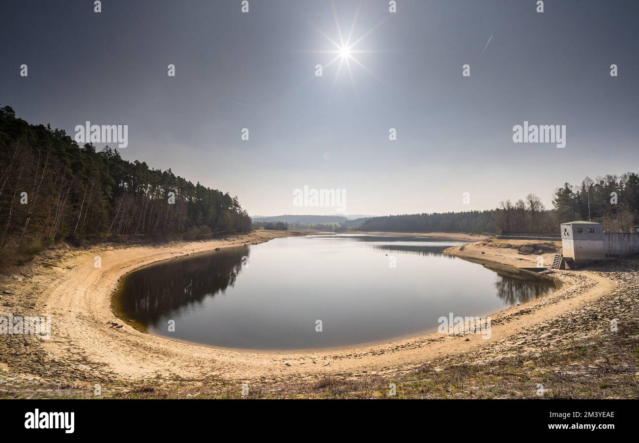 Direct rays hi-res stock photography and images - Alamy