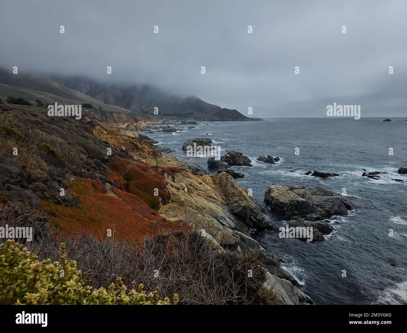 Overhead shot foggy rocky hi-res stock photography and images - Alamy