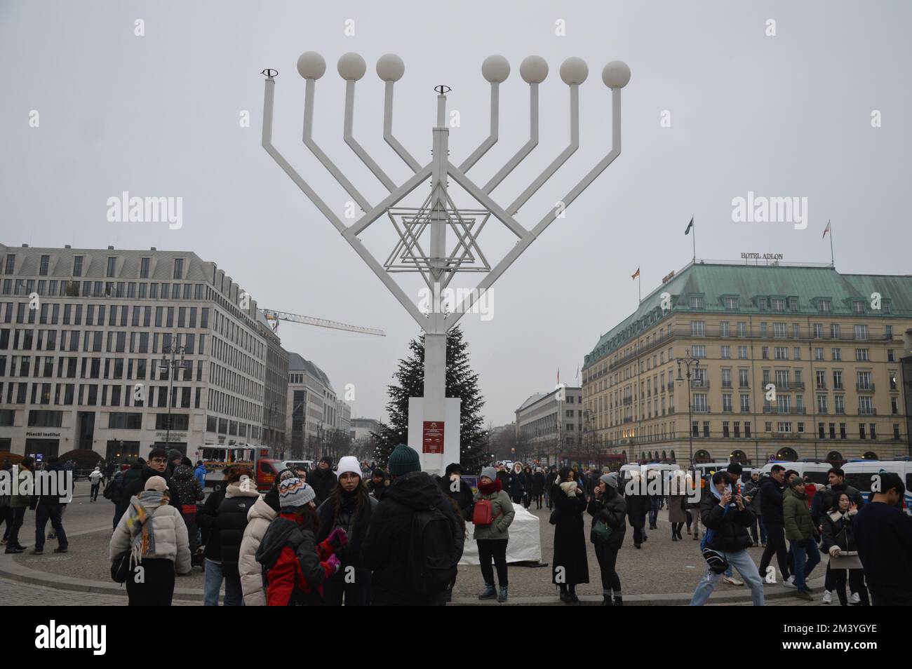 Shamash gate hi-res stock photography and images - Alamy
