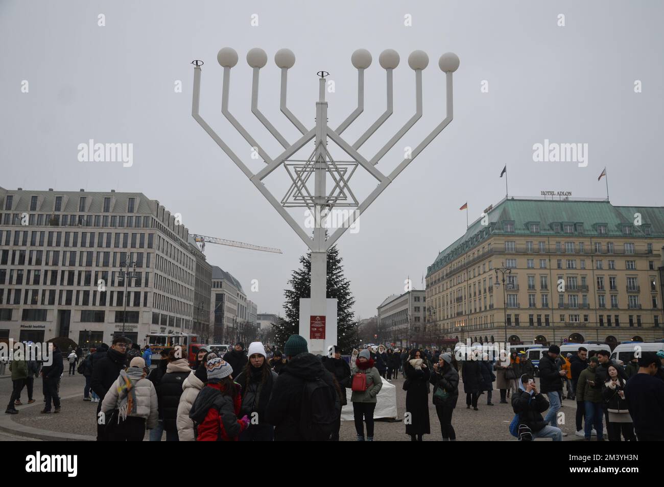 Shamash gate hi-res stock photography and images - Alamy