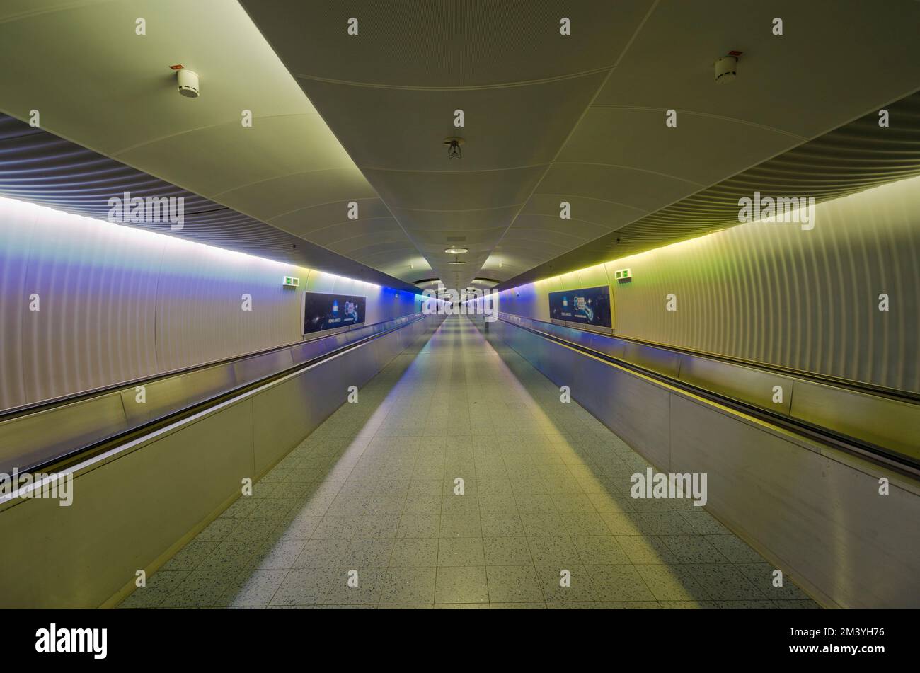 Tunnel between terminals at Frankfurt International Airport Stock Photo ...