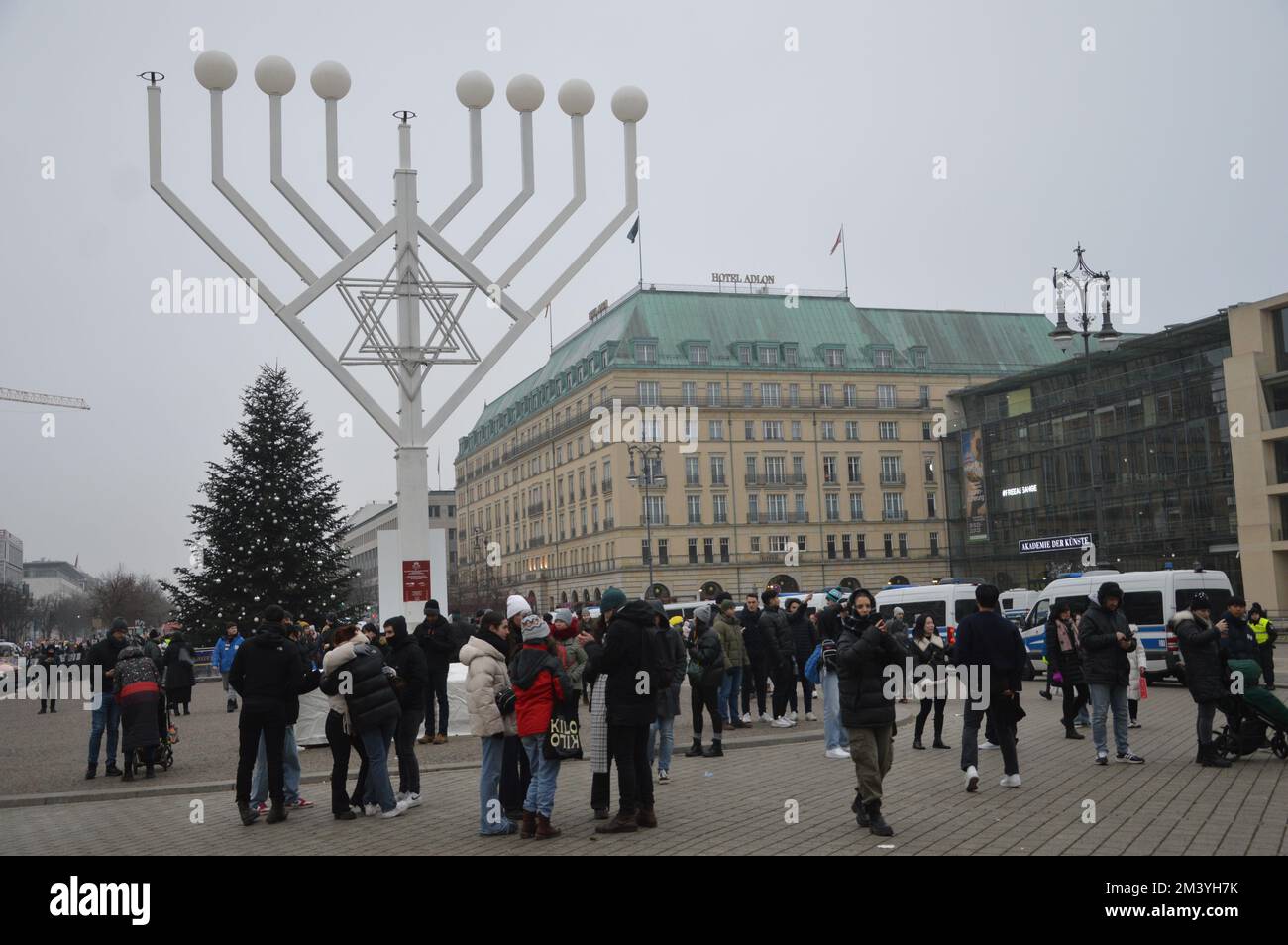 Shamash gate hi-res stock photography and images - Alamy