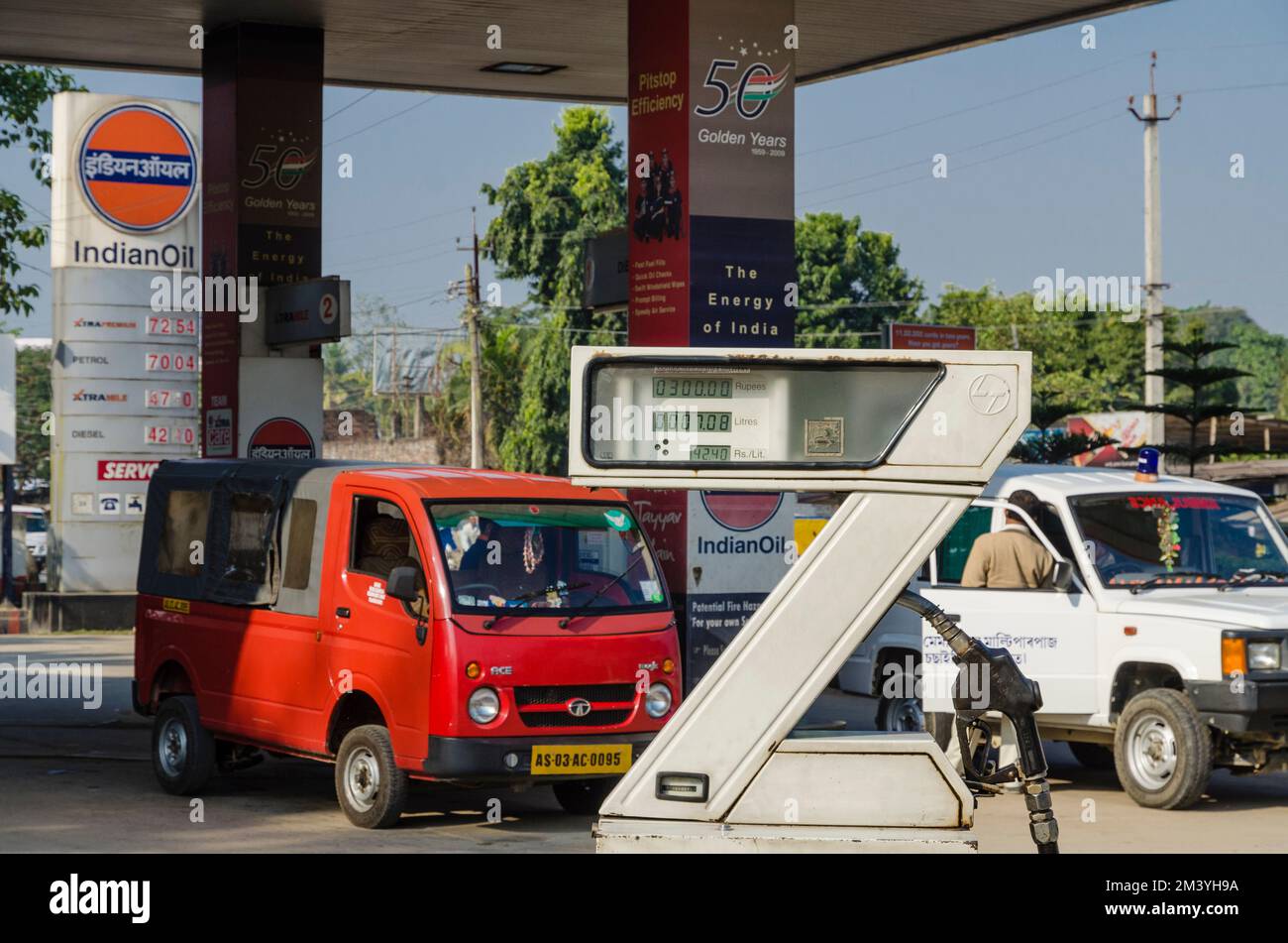 Indian oil petrol pump hi-res stock photography and images - Alamy