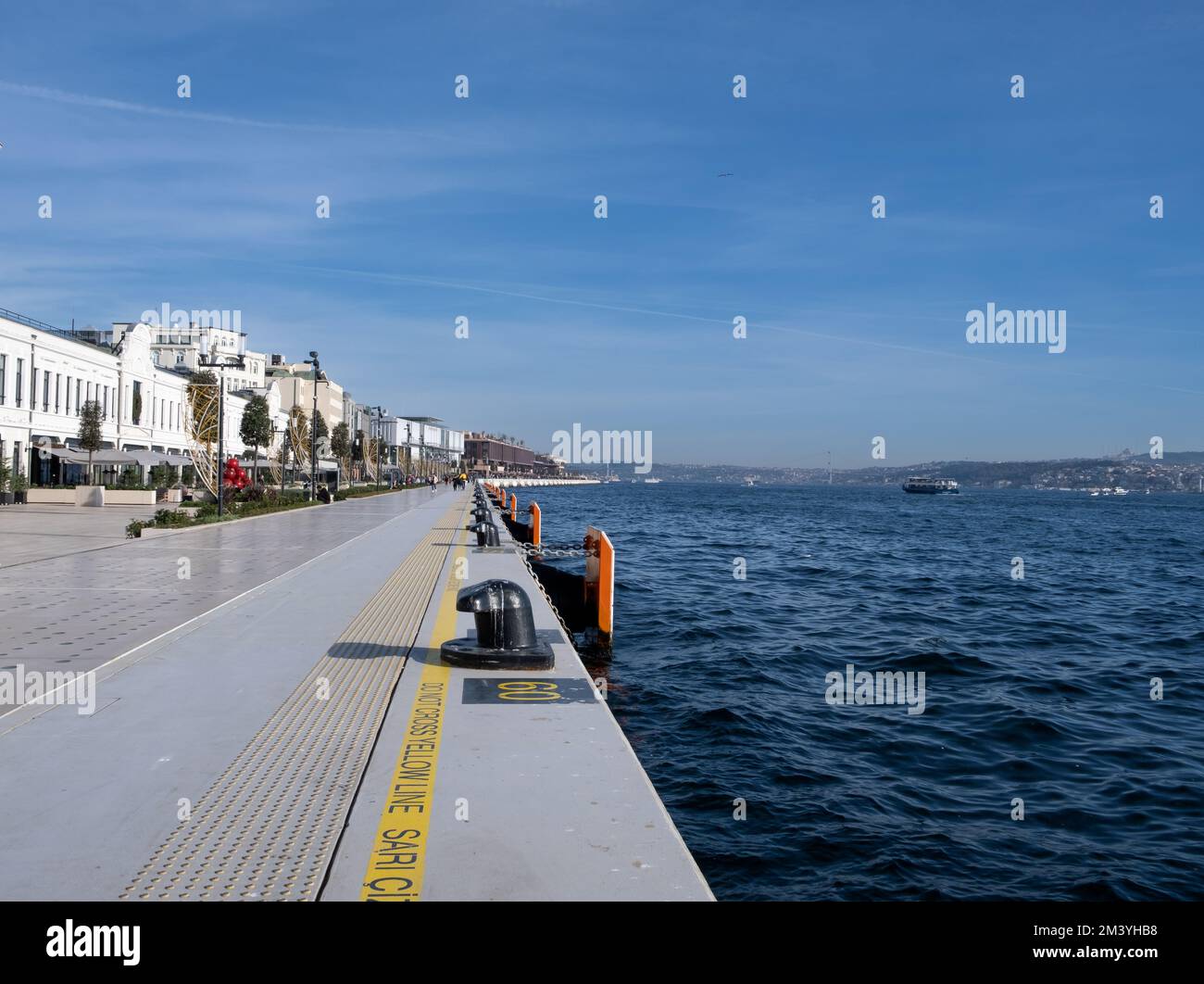 Empty city port hi-res stock photography and images - Alamy