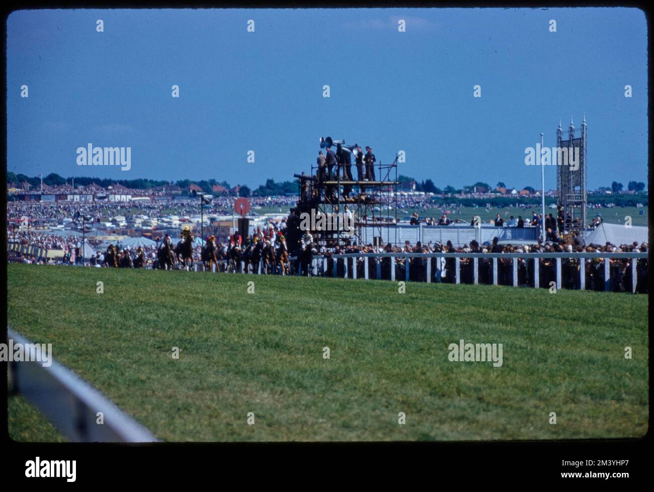 English Derby at Epsom Downs, Extras, Toni Frissell, Antoinette ...