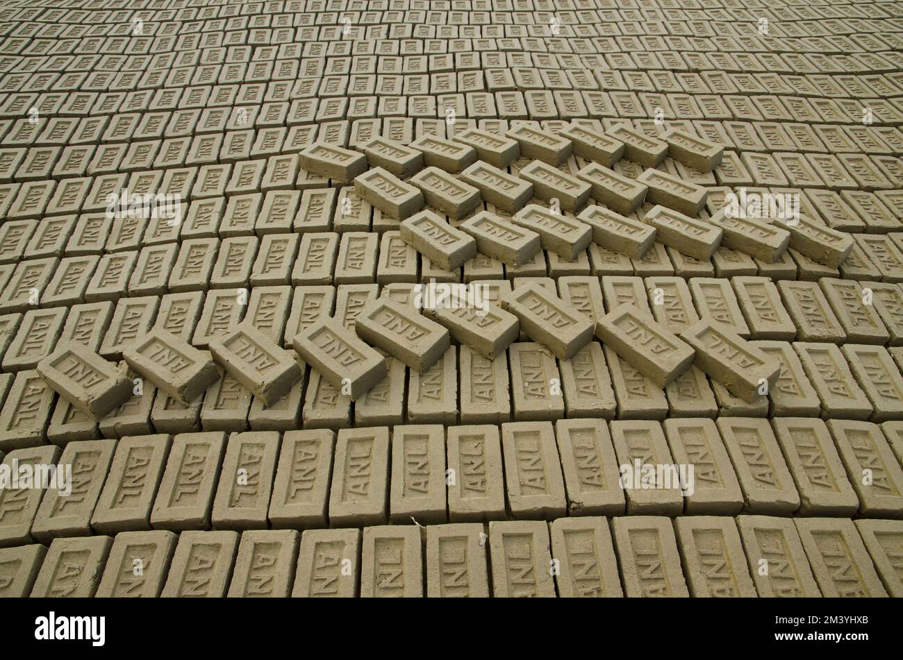 Children labour bricks hi-res stock photography and images - Alamy