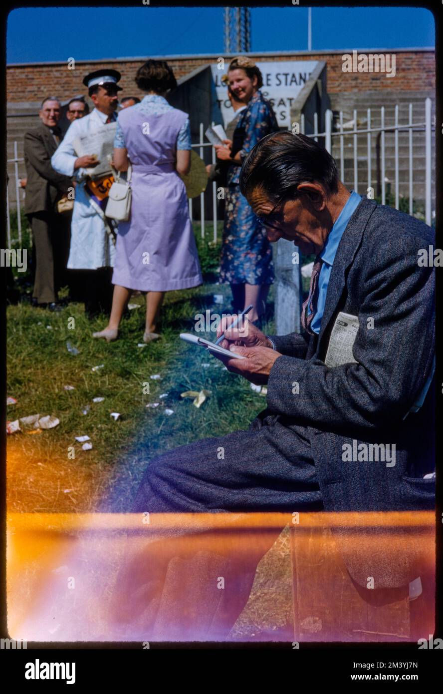 English Derby at Epsom Downs, Extras, Toni Frissell, Antoinette ...