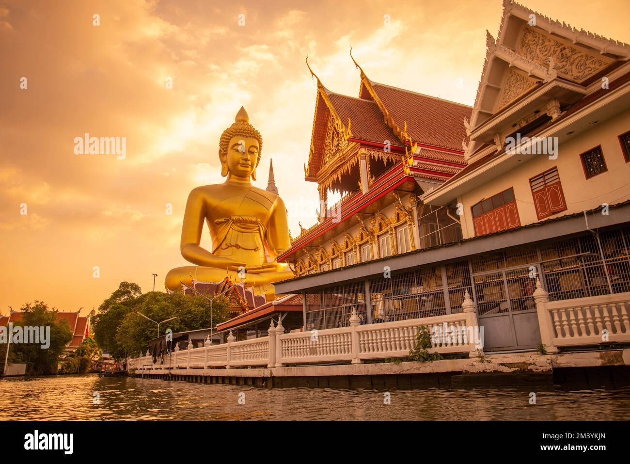 the Big Budda Dhammakaya Thep Mongkol Buddha of the Paknam Bhasicharoen ...