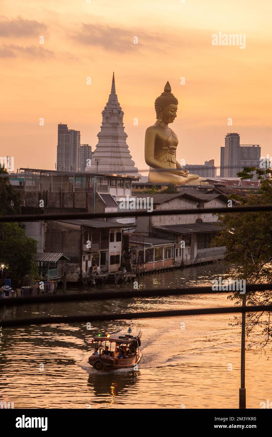 the Big Budda Dhammakaya Thep Mongkol Buddha of the Paknam Bhasicharoen ...