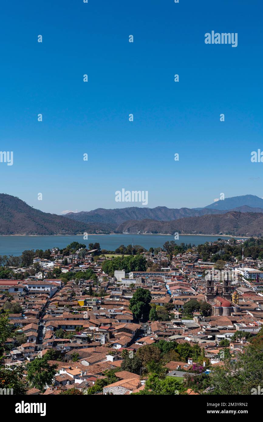 Overlook over Valle de Bravo and Lake Avandaro, state of Mexico, Mexico ...