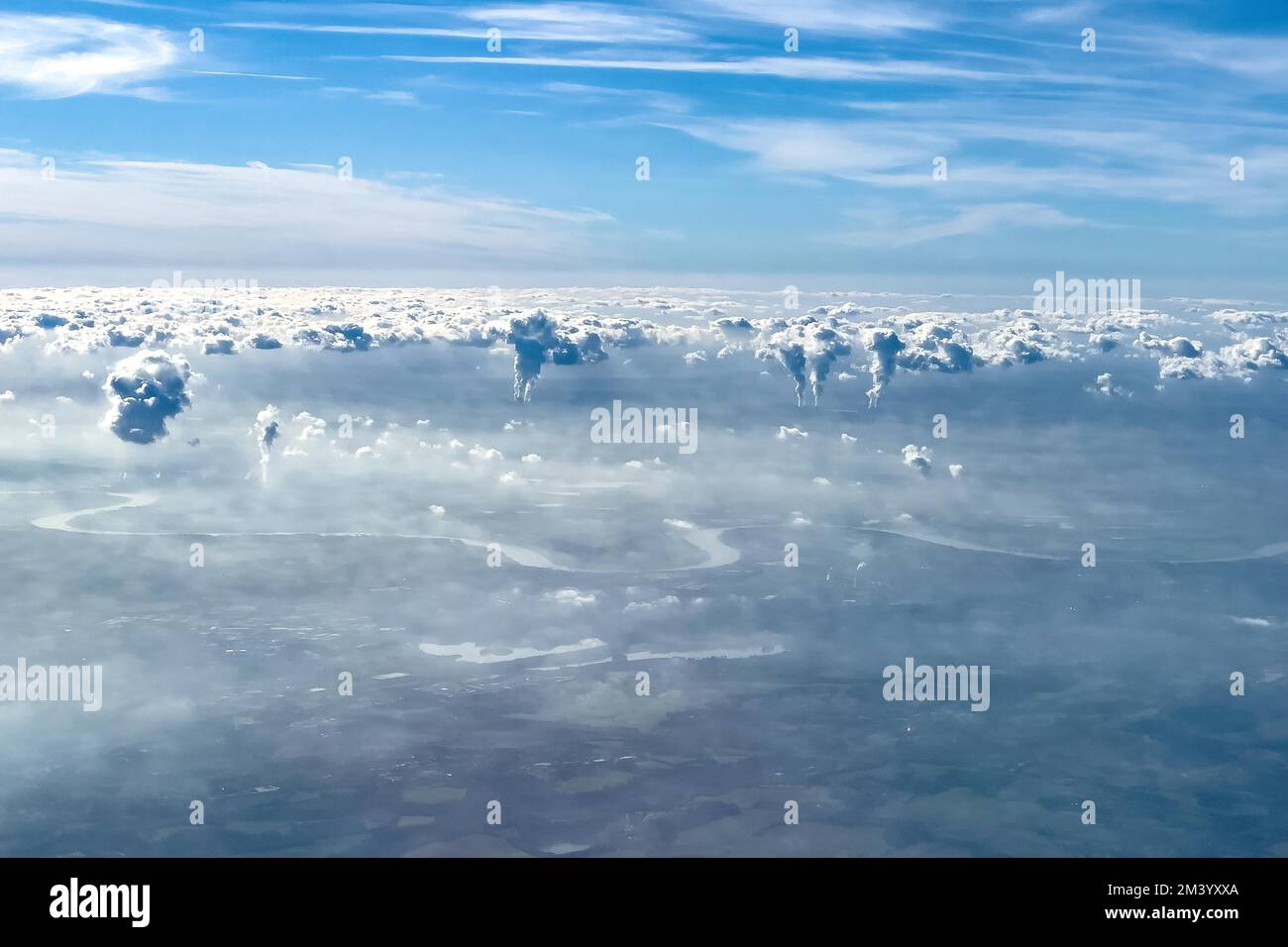 Stratus cloud stratus clouds hi-res stock photography and images - Alamy