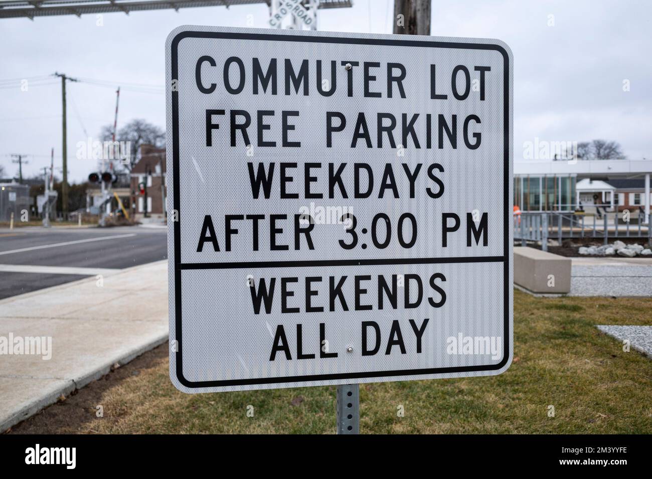 Chicago, USA. 15 December 2022. A sign at a parking lot in the suburbs ...