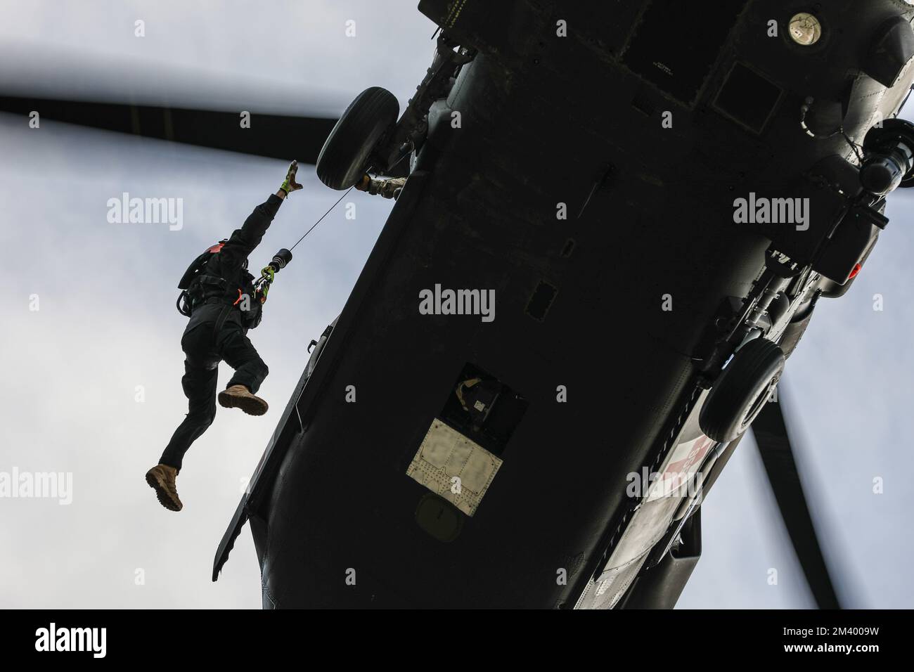 U.S. Army National Guard Soldiers and first responders-rescuers with ...