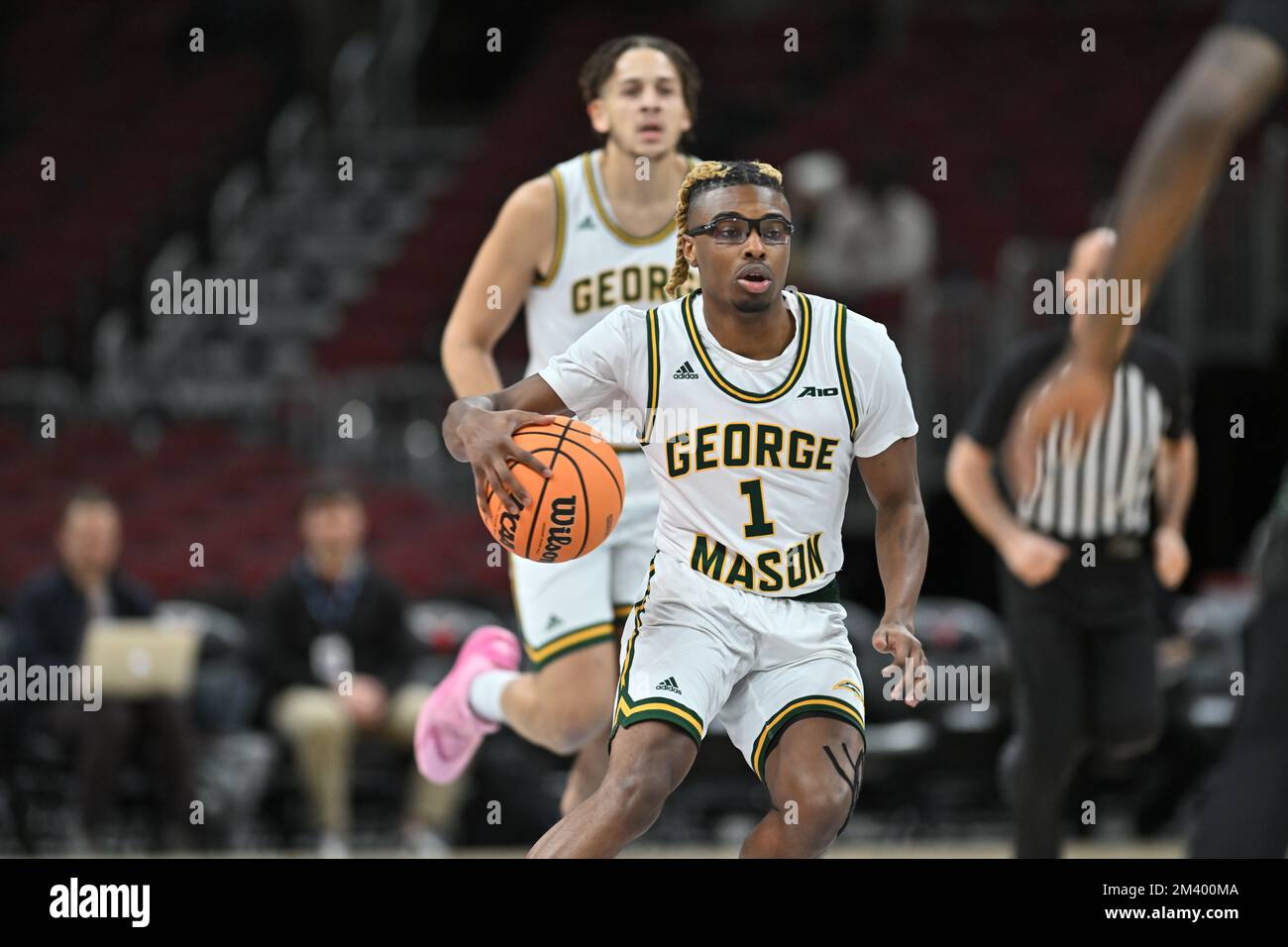 Chicago, Illinois, USA. 17th Dec, 2022. George Mason Patriots guard ...