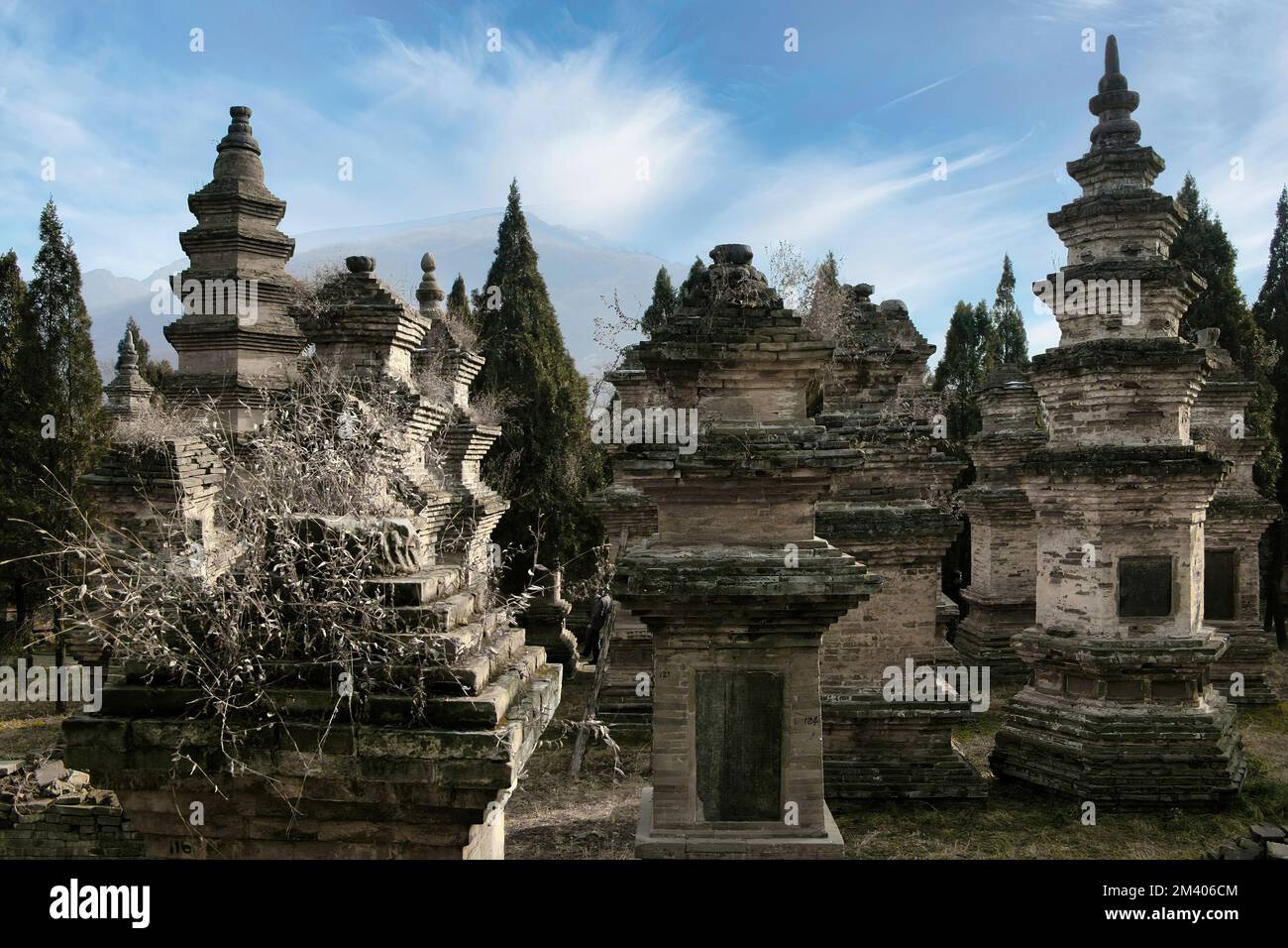 Shaolin temple in china kung hi-res stock photography and images - Alamy