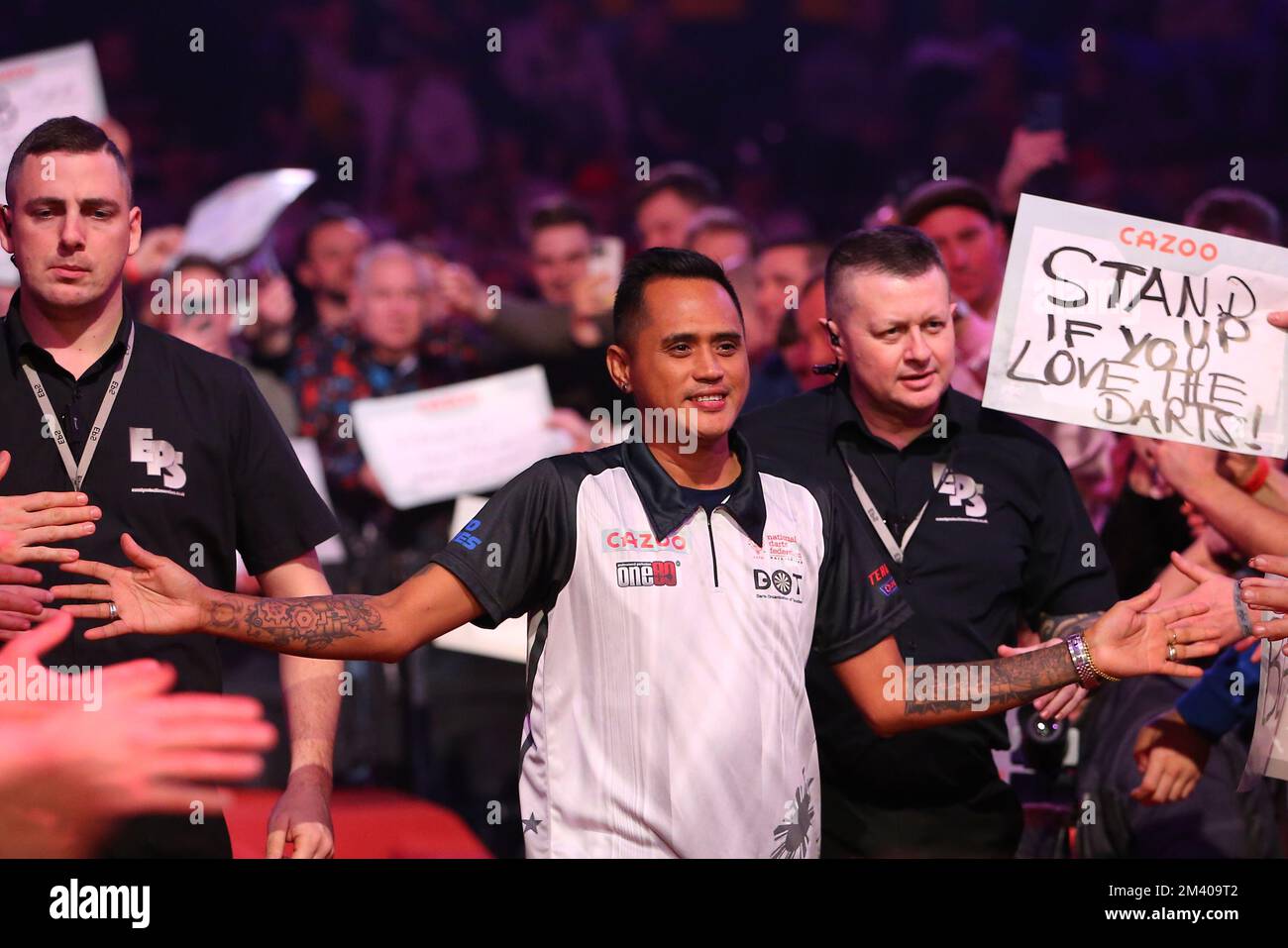 Alexandra Palace, London, UK. 17th Dec, 2022. 2022/23 PDC Cazoo World ...