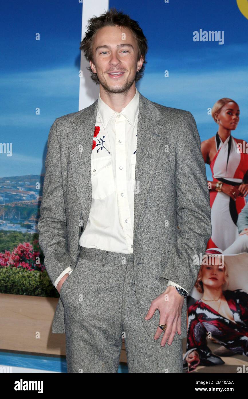 LOS ANGELES - NOV 14: Drew Starkey at the "Glass Onion - A Knives Out ...