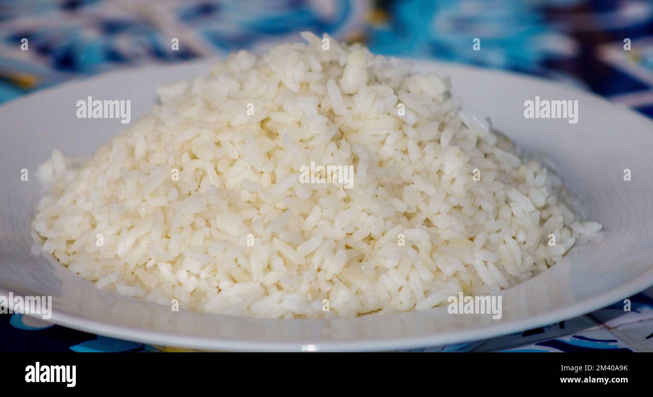 bowl of cooked white rice Stock Photo - Alamy