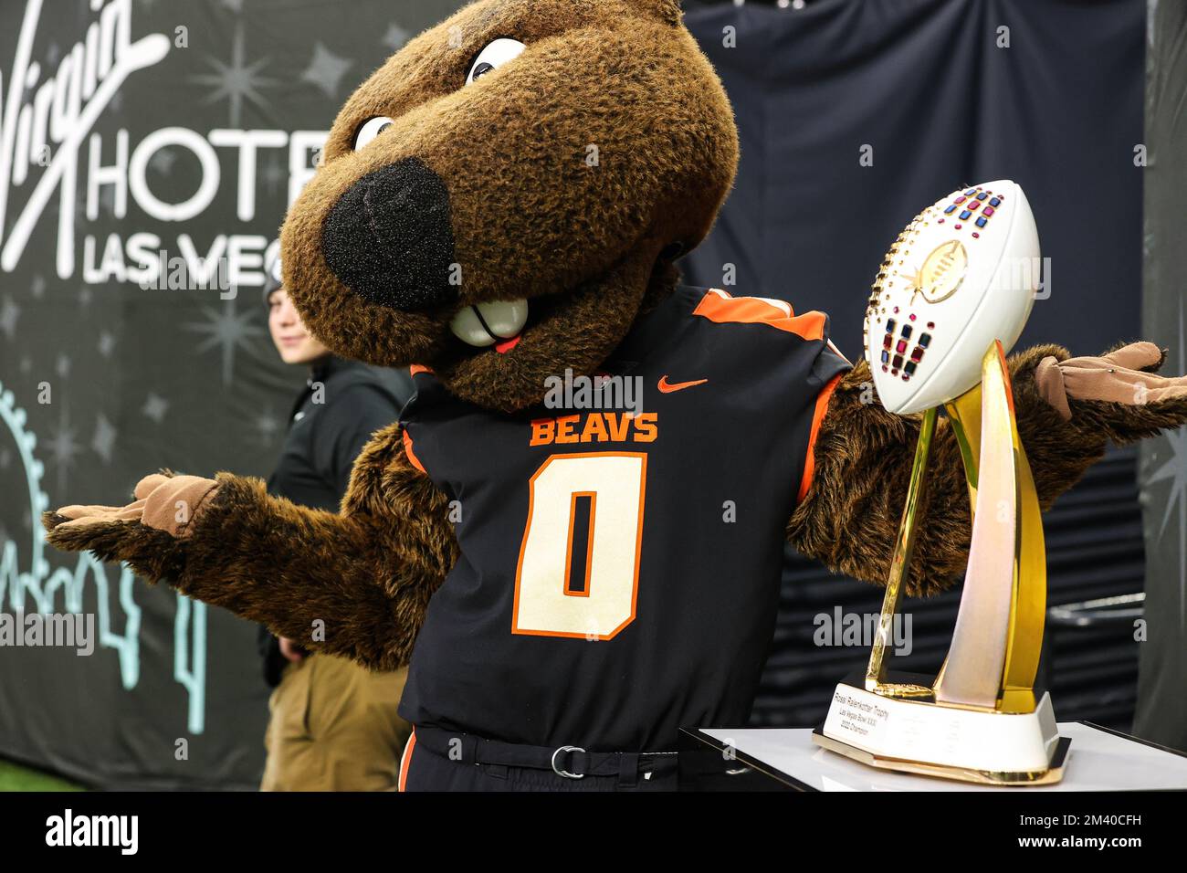 Las Vegas, NV, USA. 17th Dec, 2022. Benny the Beaver poses with the ...