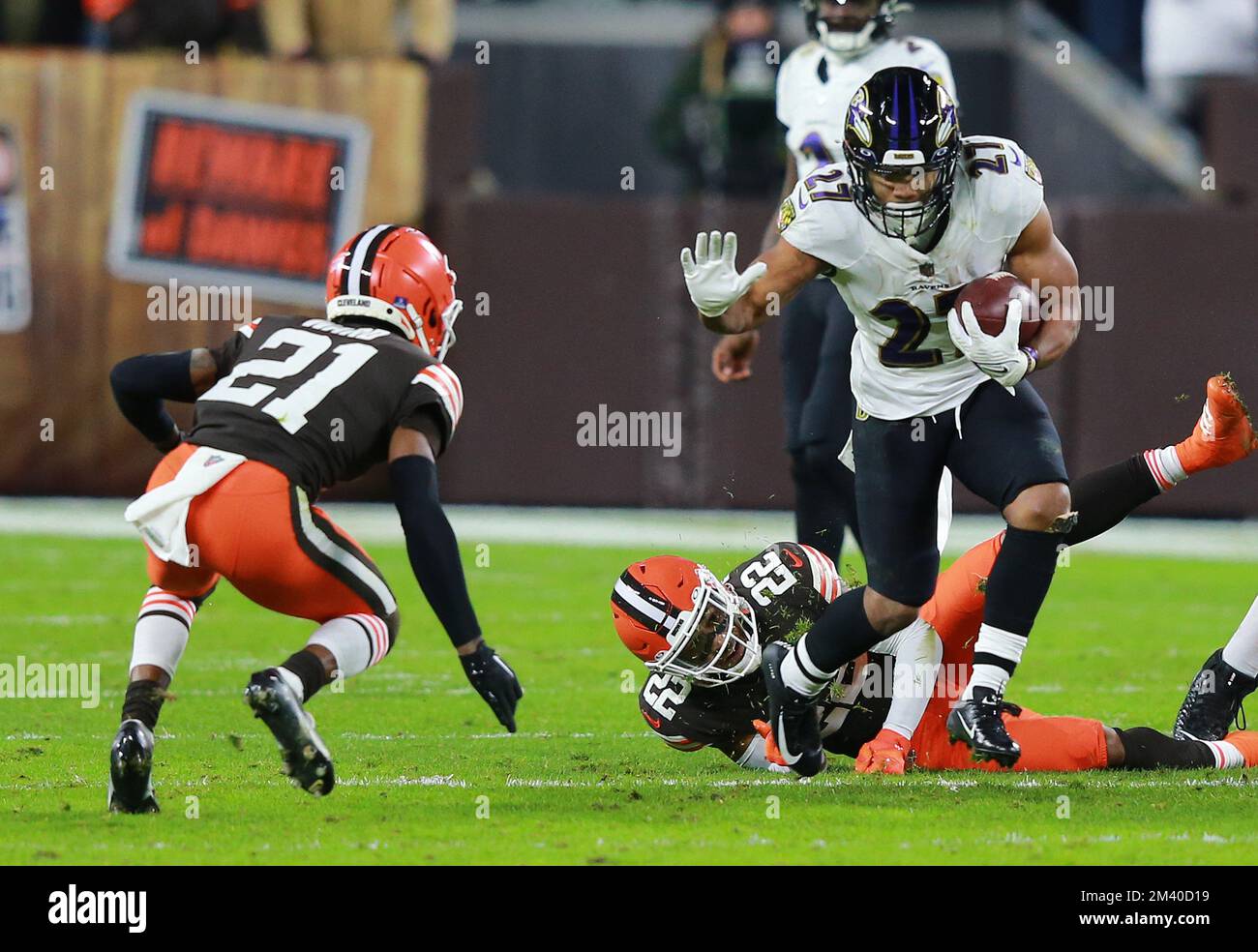 J k dobbins ravens hi-res stock photography and images - Alamy