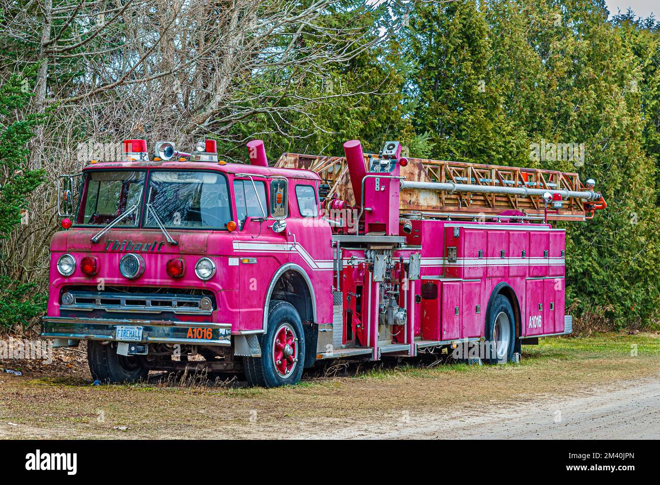 The history of Canadian firefighting equipment is multi-threaded. In ...