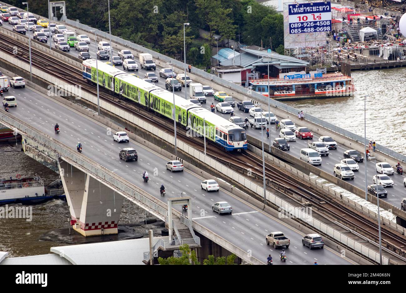 Silom bang rak hi-res stock photography and images - Alamy