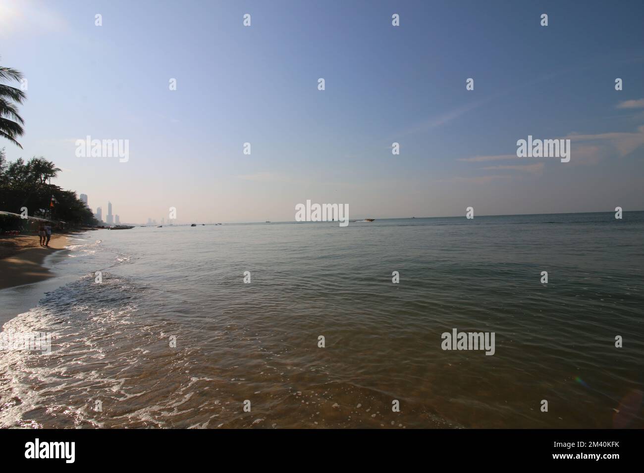 View of Pataya Beach in thailand Stock Photo - Alamy