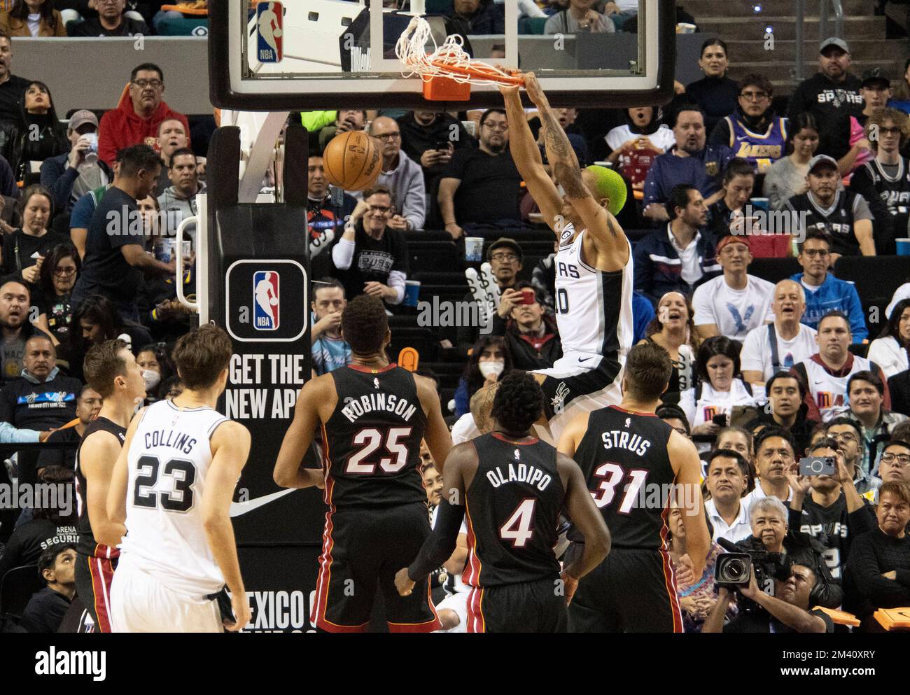 Mexico City, Mexico City, Mexico. 17th Dec, 2022. San Antonio Spurs ...