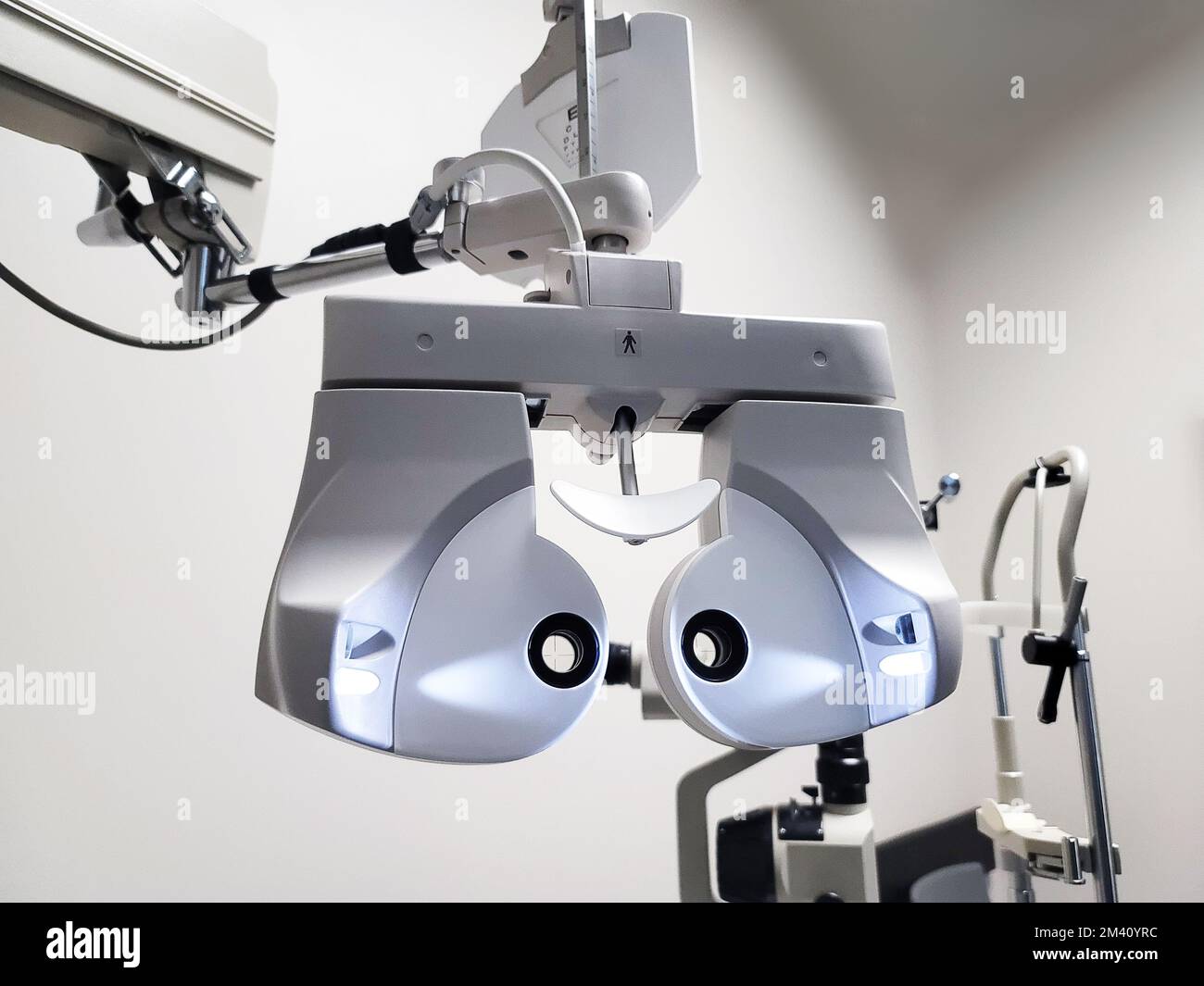 eye example equipment Pre-Screen check up for new glasses Stock Photo ...
