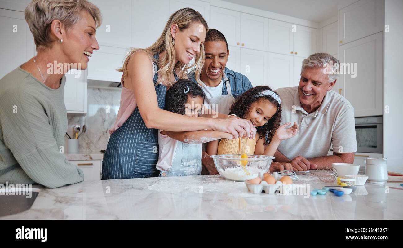 Grandparents smile hi-res stock photography and images - Alamy