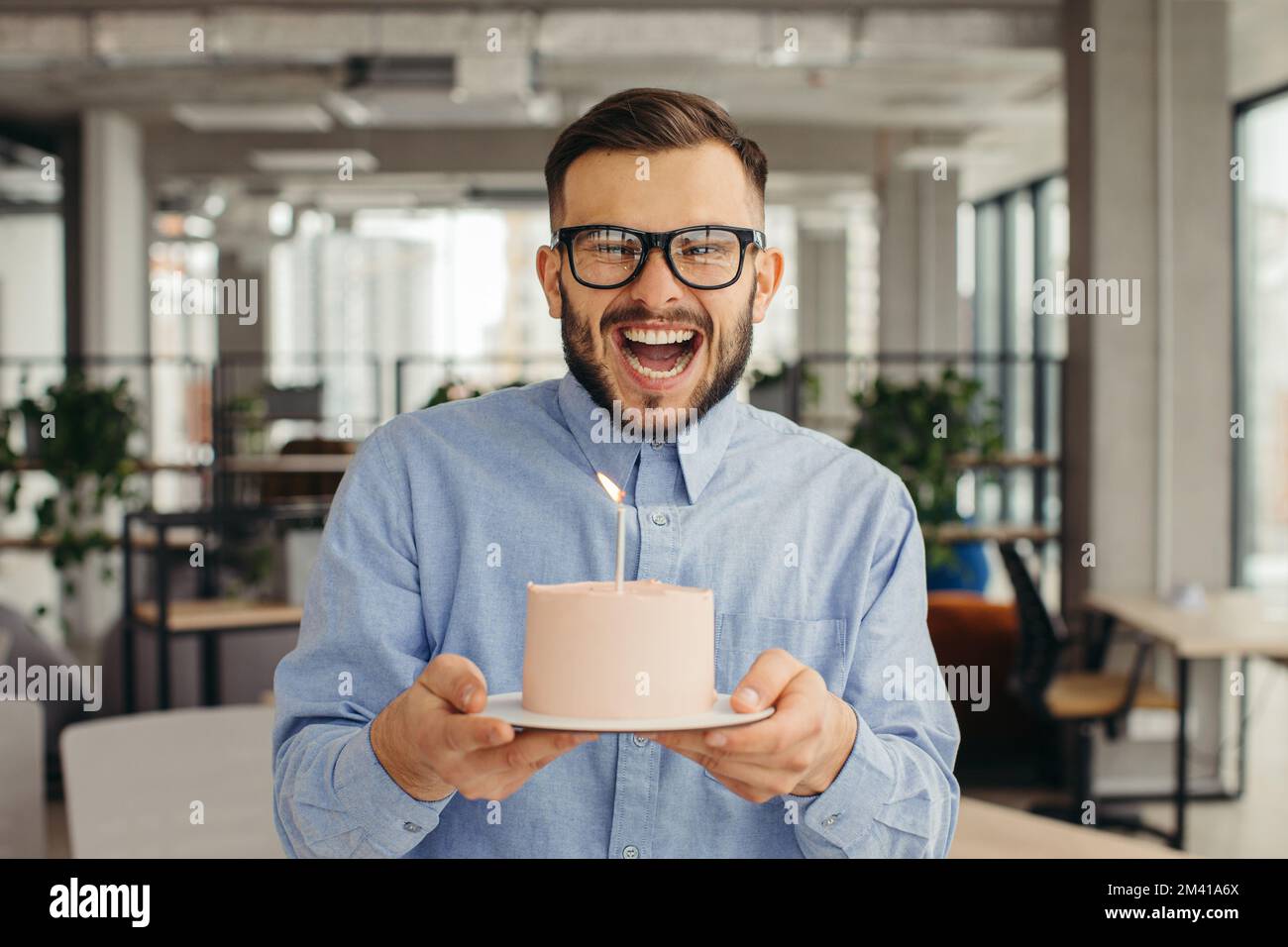 Office workers party hi-res stock photography and images - Alamy
