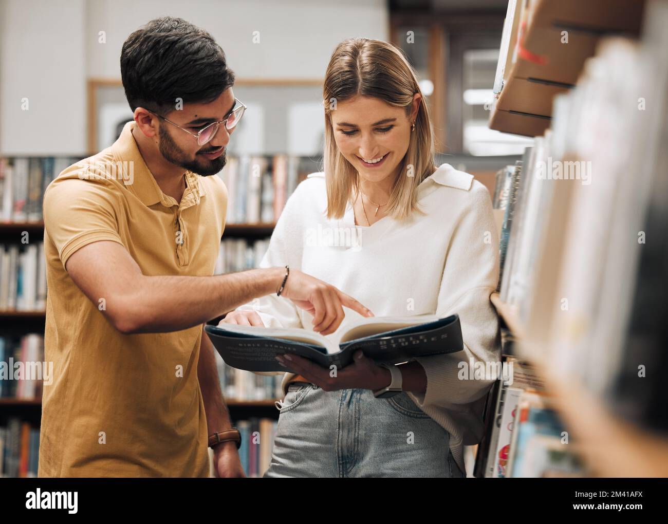 Modern library children hi-res stock photography and images - Alamy