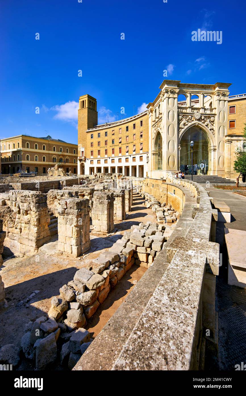 Ancient roman architecture hi-res stock photography and images - Alamy