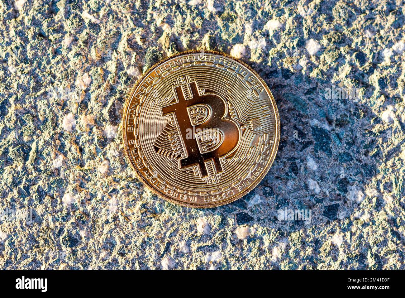Real bitcoin coin hi-res stock photography and images - Alamy