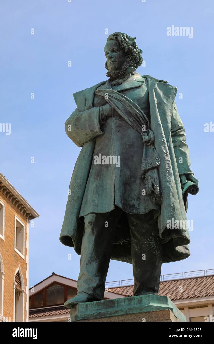 monument to Daniele Manin the patriot founder of the Republic of San ...