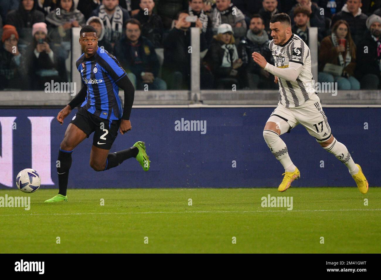 Denzel dumfries inter hi-res stock photography and images - Alamy