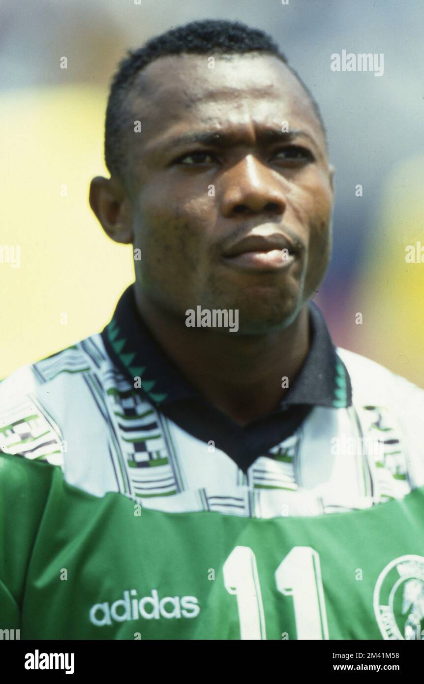 Emmanuel amunike hi-res stock photography and images - Alamy