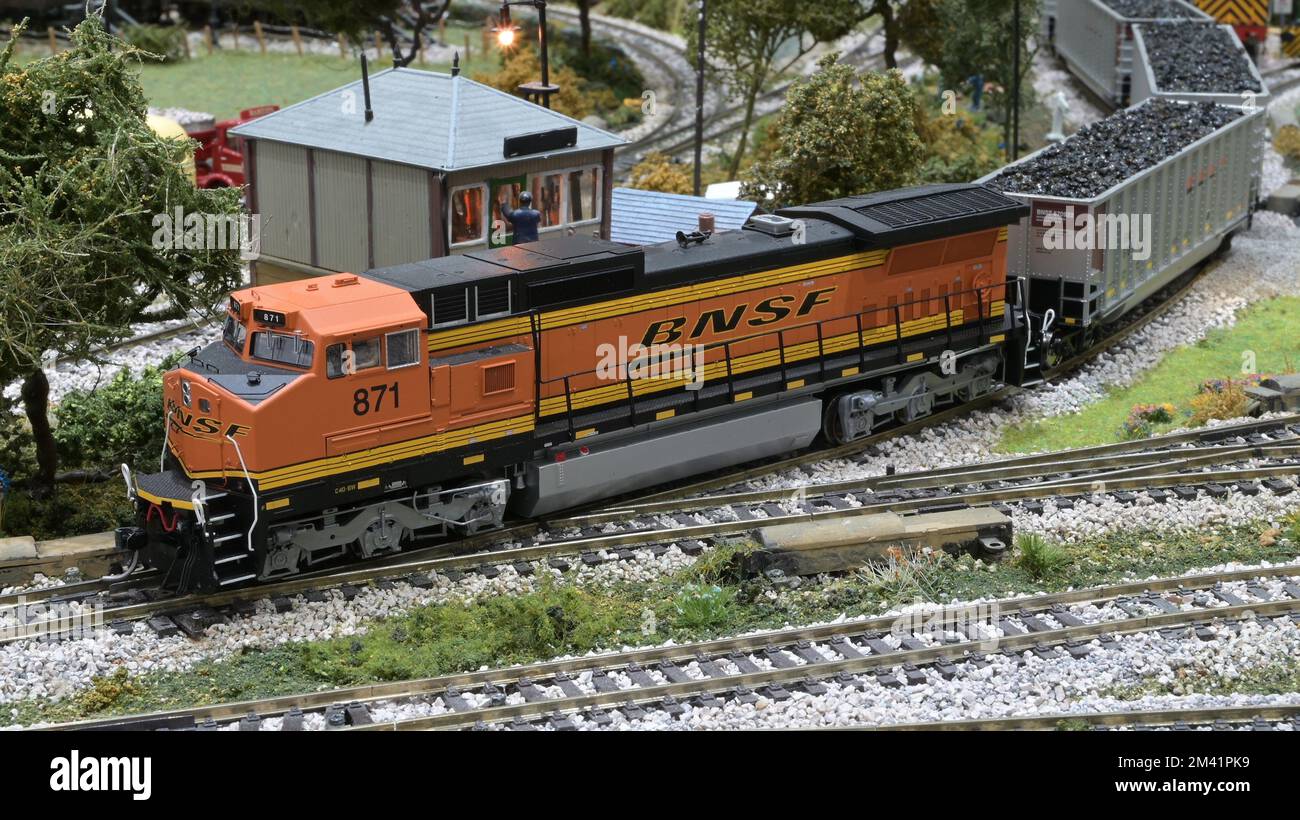 A model of an American locomotive a Dash 8-40CW in BNSF branding on a ...